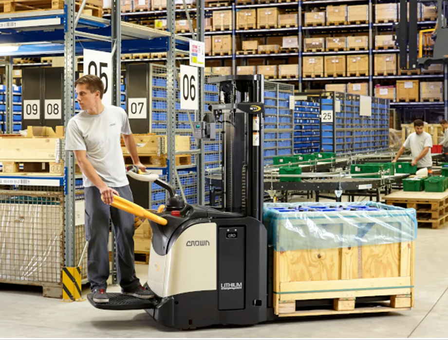 Diesel Forklifts in Modern Marine Operations - INSCMagazine