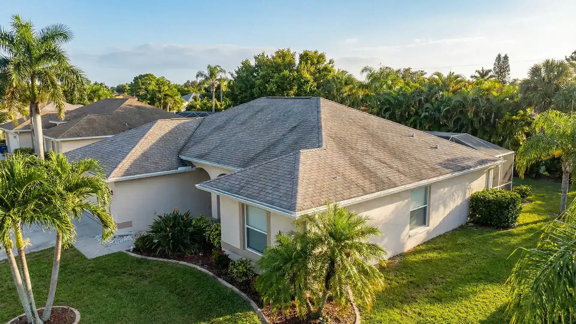 How Long Does a Roof Last in Florida? (Lifespan by Material & Climate ...